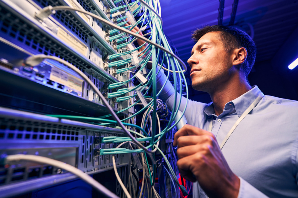 Qui est responsable de l'installation de la fibre optique